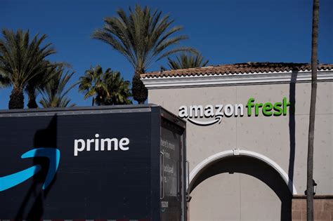 Amazon To Reduce Workforce By 16000 Company Says In Email To Staff