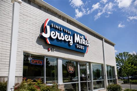 Jersey Mikes Ipo Raises 1b Majority Goes To Selling Shareholders
