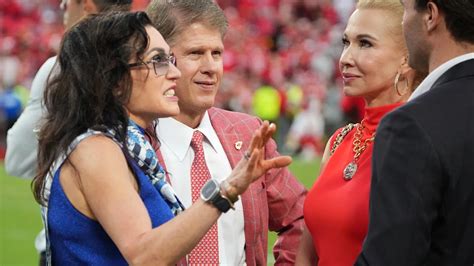 Carlie Irsay Gordon Has Been On Colts Sideline For Years Why Is It A