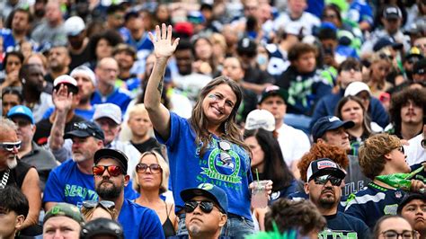 Watch Seahawks Games At Bars That Are A Part Of The Seahawks Bar