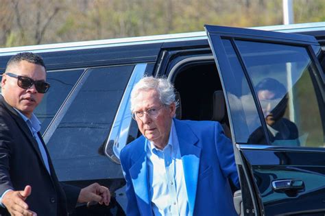 Mitch Mcconnells Peace Sign Becomes Snl Joke After Reporter Asks If He