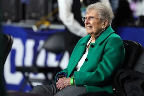 Dorothy Izzo A Nurse And Mom To Mens Basketball Coach Tom Dies At