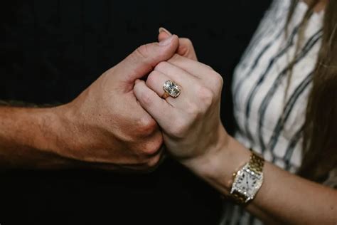 Taylor Swift Wedding Expert Details On Her Diamond Wedding Band