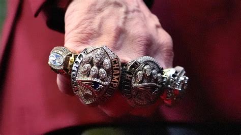 Bill Belichick Shines At Nfl Honors With Super Bowl Rings Girlfriend