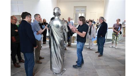 Kassel Holt Us Star Charles Ray Erste Deutschland Schau Im Fridericianum