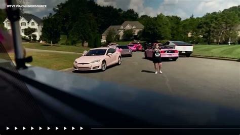 Pink Vehicle Parade Honors Dolly Parton In Tennessee Wbal