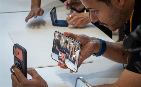 Iphone Duo Apple Unveils Its First Foldable Smartphone