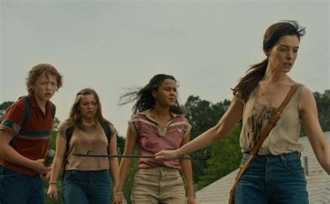 Jj Abrams The End Of Oak Street Tanks At 20m As Women Stay Home Wb