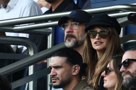 Penélope Cruz And Javier Bardem Step Out For Rare Night In Paris