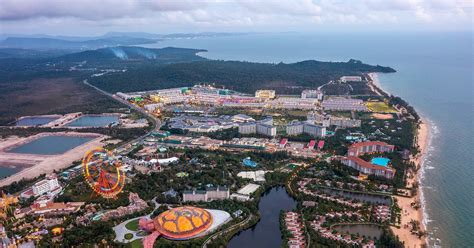 Politburo Develop A Multi Service Tourism Center Operating Day And Night