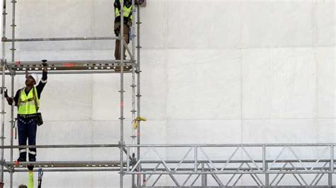 Trumps Tarpaulin Cover Up At The Kennedy Center Backfires Massively