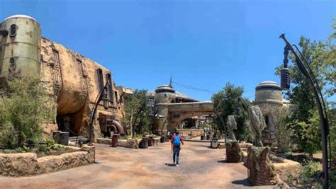 Meghan Shares Disneyland Photos Amid Dress Criticism And Royal Rift Talk