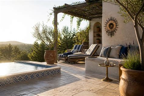 25 Beautiful Pool Patio Decorating Ideas Full Of Texture Lighting And