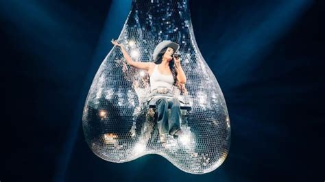 Kacey Musgraves Balls Slammed As Fans Insist They Were Intentionally