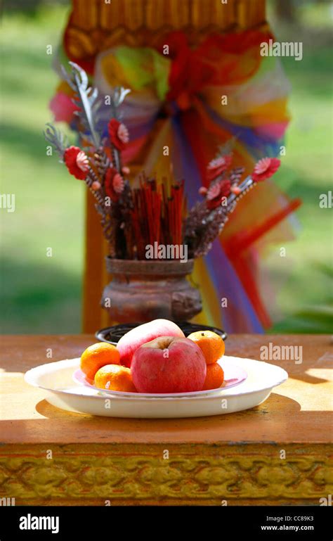 Offers Them Food Hi Res Stock Photography And Images Alamy