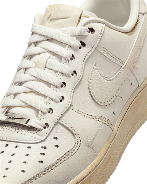 NA Smoke Mirrors Pack Thread Nike SNKRS