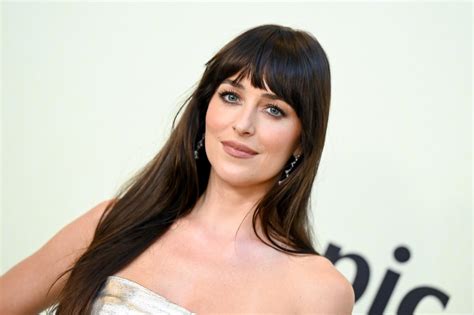 Dakota Johnson Prepped For Snl With This 23 Cream On Amazon