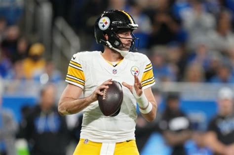 Aaron Rodgers Trash Talks Detroit Lions Player In Hot Mic Moment Us