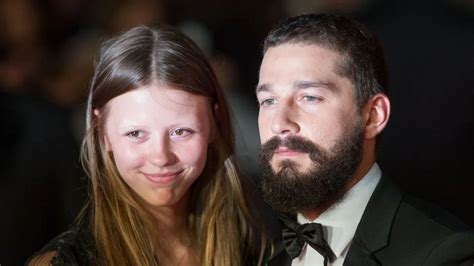 Mia Goth Pide El Divorcio A Shia Labeouf Y La Custodia De Su Hija Tras
