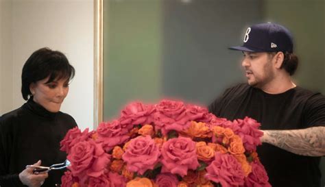 Rob Kardashian Returns To Tv After 9 Years In The Kardashians Season 7 Premiere
