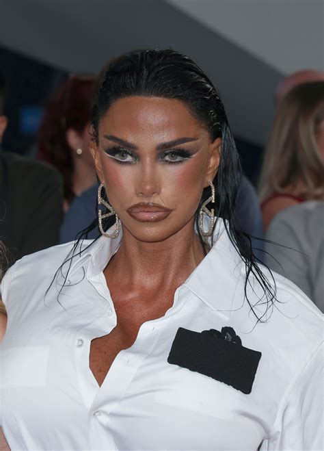 Katie Price Fumes I Wont Have Anybody Call Me A Liar In Court Amid