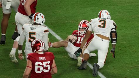 Refs Accused Of Showing Clear Bias In National Title Game Yahoo Sports