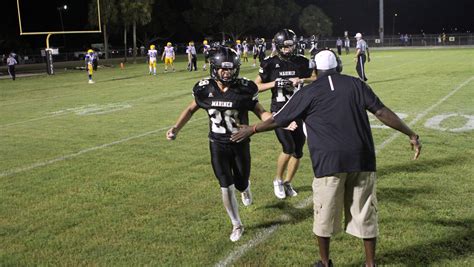 Charlotte At Mariner Football