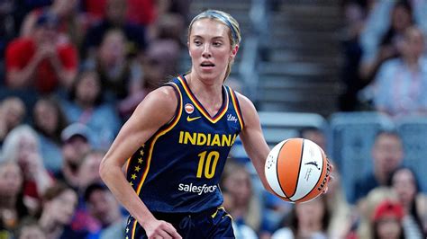 Fever Medical Staff Wastes No Time Treating Lexie Hull After Physical