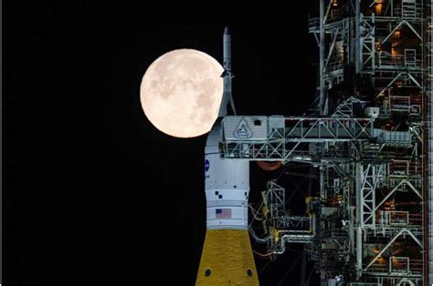 Nasa Is Shooting For The Moon A Guide To The Artemis Ii Mission