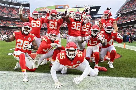 Why Are The Chiefs Moving To Kansas Heres When The Nfl Team Will Leave Missouri