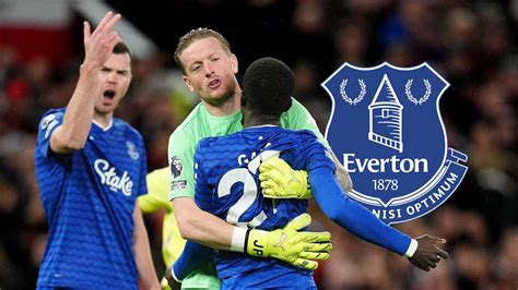 Idrissa Gueye Should Everton Transfer List Star And Michael Keane