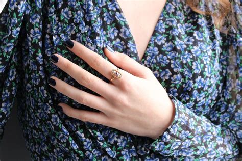 Proantic Oval Openwork Sapphire Ring