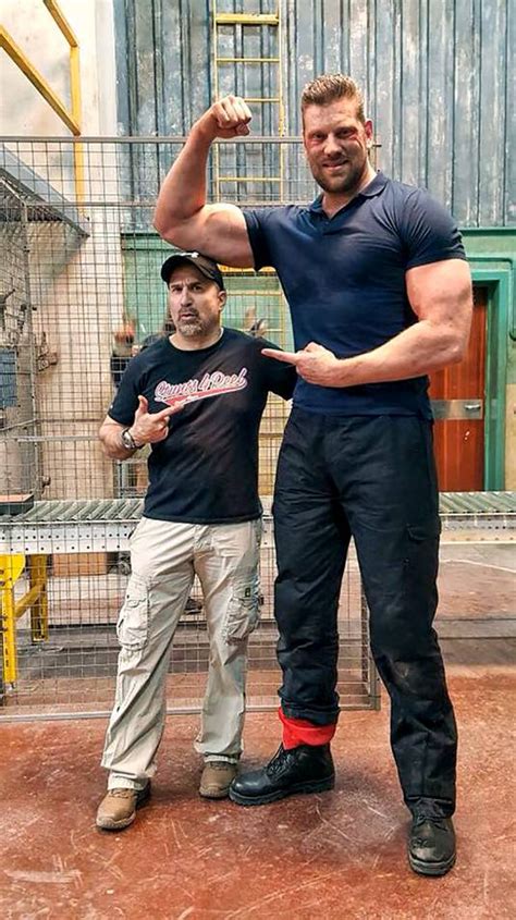 De Enorme Transformatie Van The Dutch Giant Van 80 Kg Naar 150 Kg
