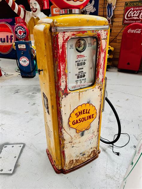 Shell Tokheim T39 American Gas Pump From 1950