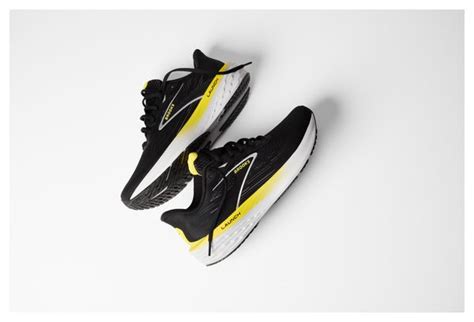 Brooks Launch 12 Running Shoes Blackyellow Mens