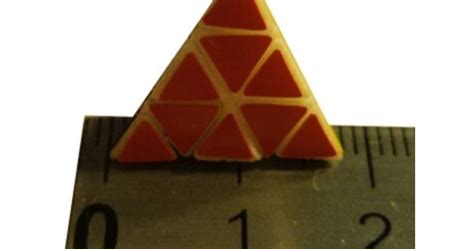 Worlds Smallest Pyraminx 15mm Von Ameen Nethaka Abhayasinghe Sl