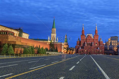 Moscow Famous Tourist Attractions Red Square Moscow Kremlin And Picture