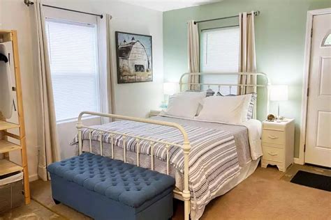 Adorable Tiny House In Toledo Ohio Happy Vibes Rentals