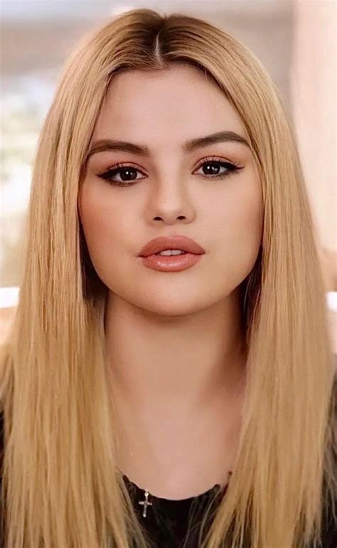 Selena Gomez Scrolller Selena Gomez Scrolller