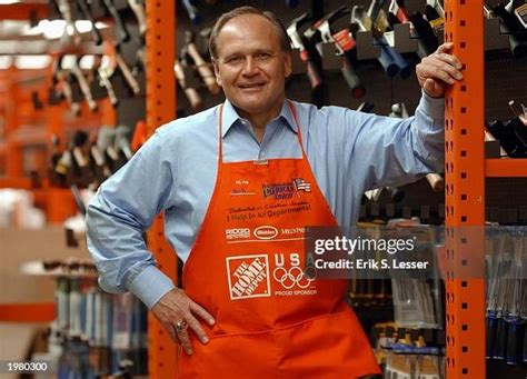 Robert L Nardelli Chairman President And Ceo Of The Home Depot News Photo Getty Images