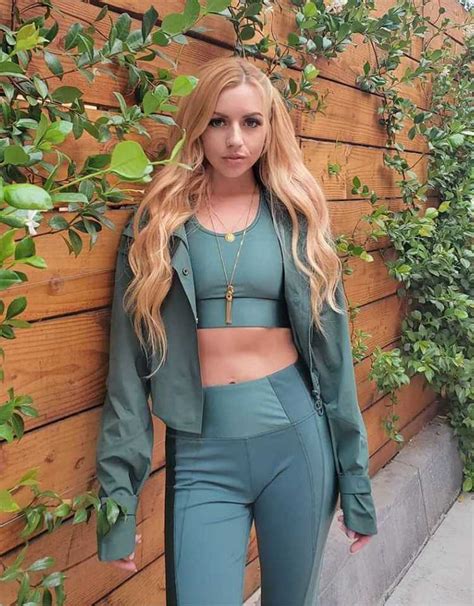 Lexi Belle: An In-Depth Look into her Biography, Age, Height, Figure and Net Worth - Bio-Famous.com