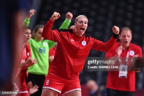 Anna Sen Stock Fotos Und Bilder Getty Images