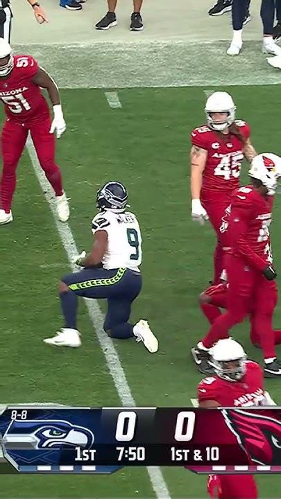 Kenneth Walker Rushes For A 16 Yard Gain Vs Arizona Cardinals Youtube