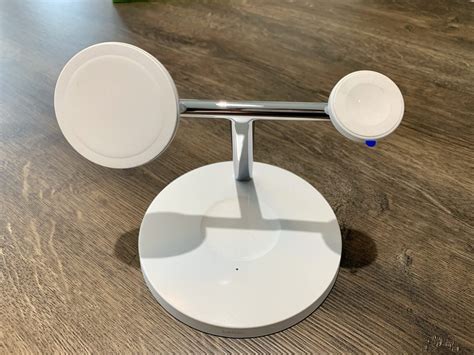 Belkin Boost Charge Pro 3 In 1 Wireless Charging Review Life Of Man