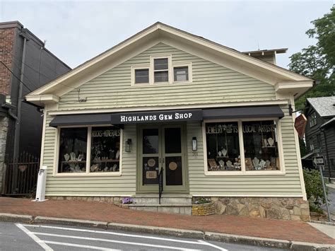 15 Fantastic Places To Shop Till You Drop In Highlands Nc