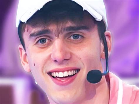 Lda Disco Doro Per Il Figlio Di Gigi Dalessio La Dedica Alla Madre