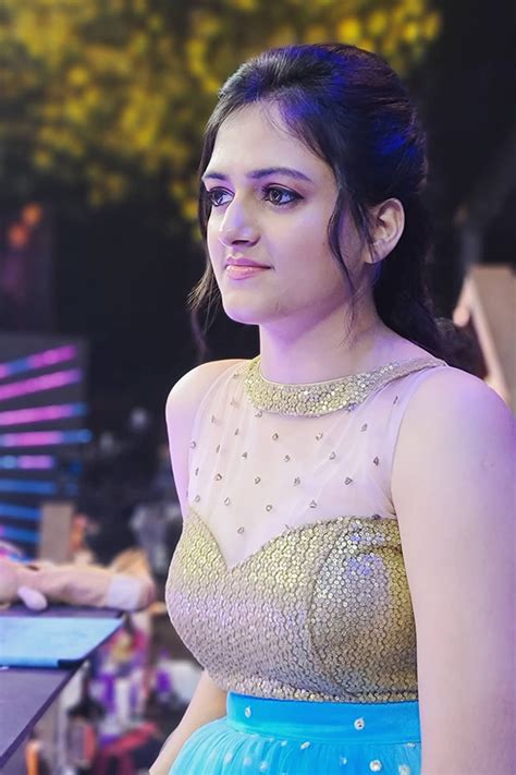 Singer Harika Narayan Hd Images Photos Goes Viral Sakshi