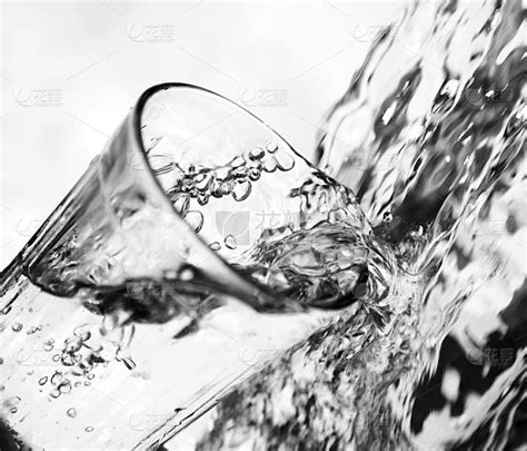 泉水素材 花瓣网