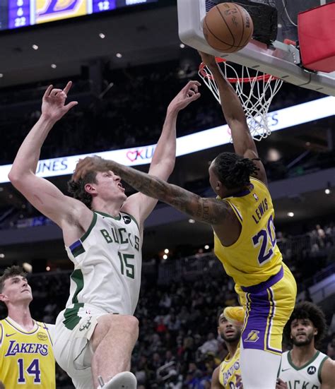 Bucks Center Liam Robbins Hard Nosed Play Stands Out In Homecoming For Waukesha Native Yahoo