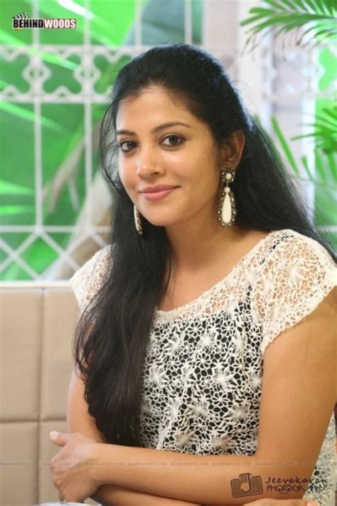 Malayalam Cute Actress Hd 333769 Hd Wallpaper And Backgrounds Download